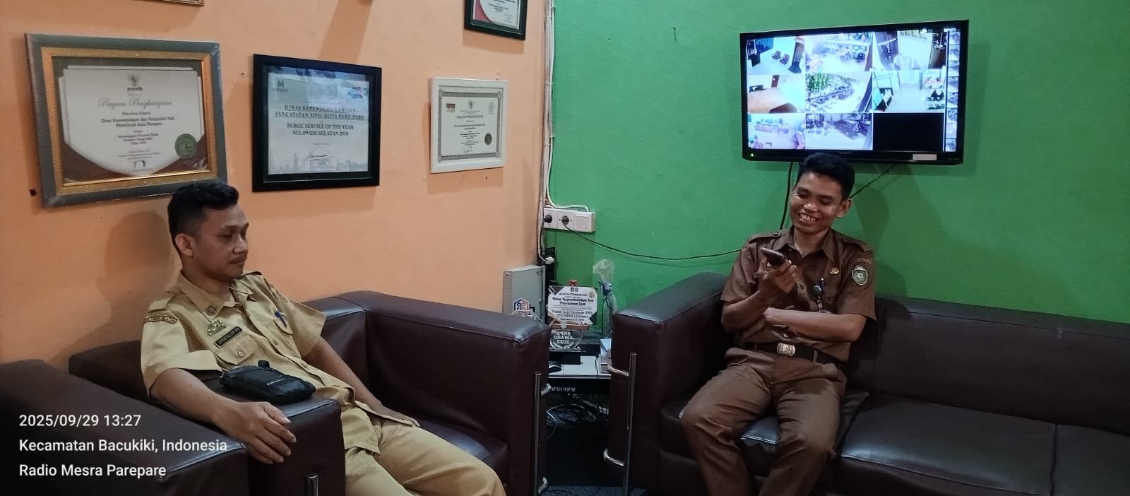 Orang Yang Bekerja Di Daerah Lain Tidak Harus Memindahkan Atau Merubah ...